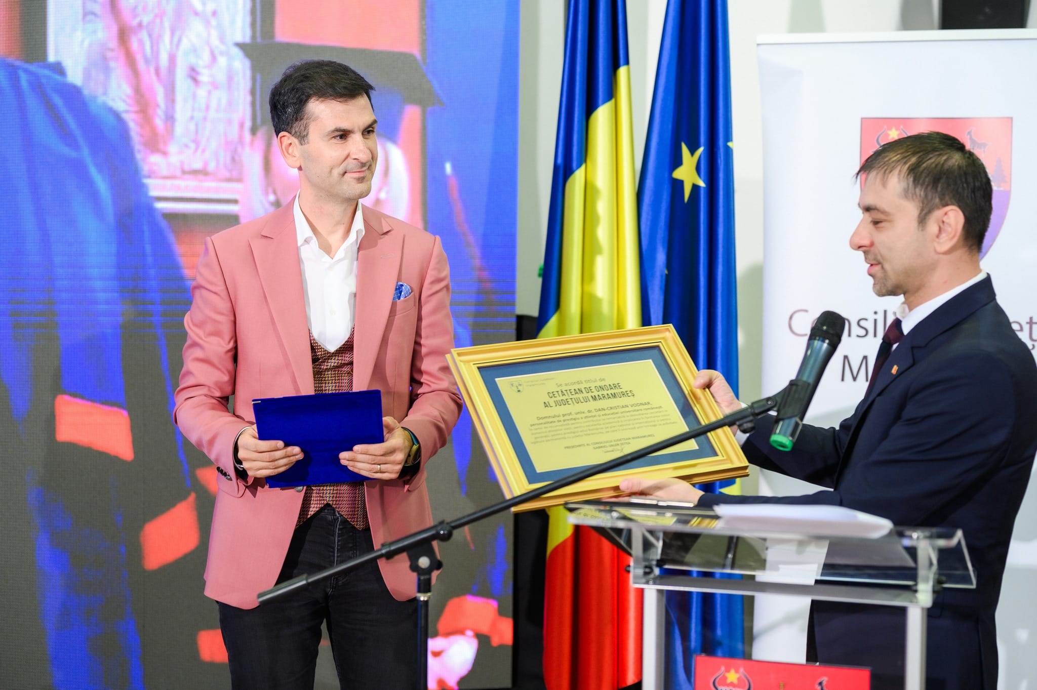 Prof. univ. dr. Dan-Cristian Vodnar a primit titlul de Cetățean de ...